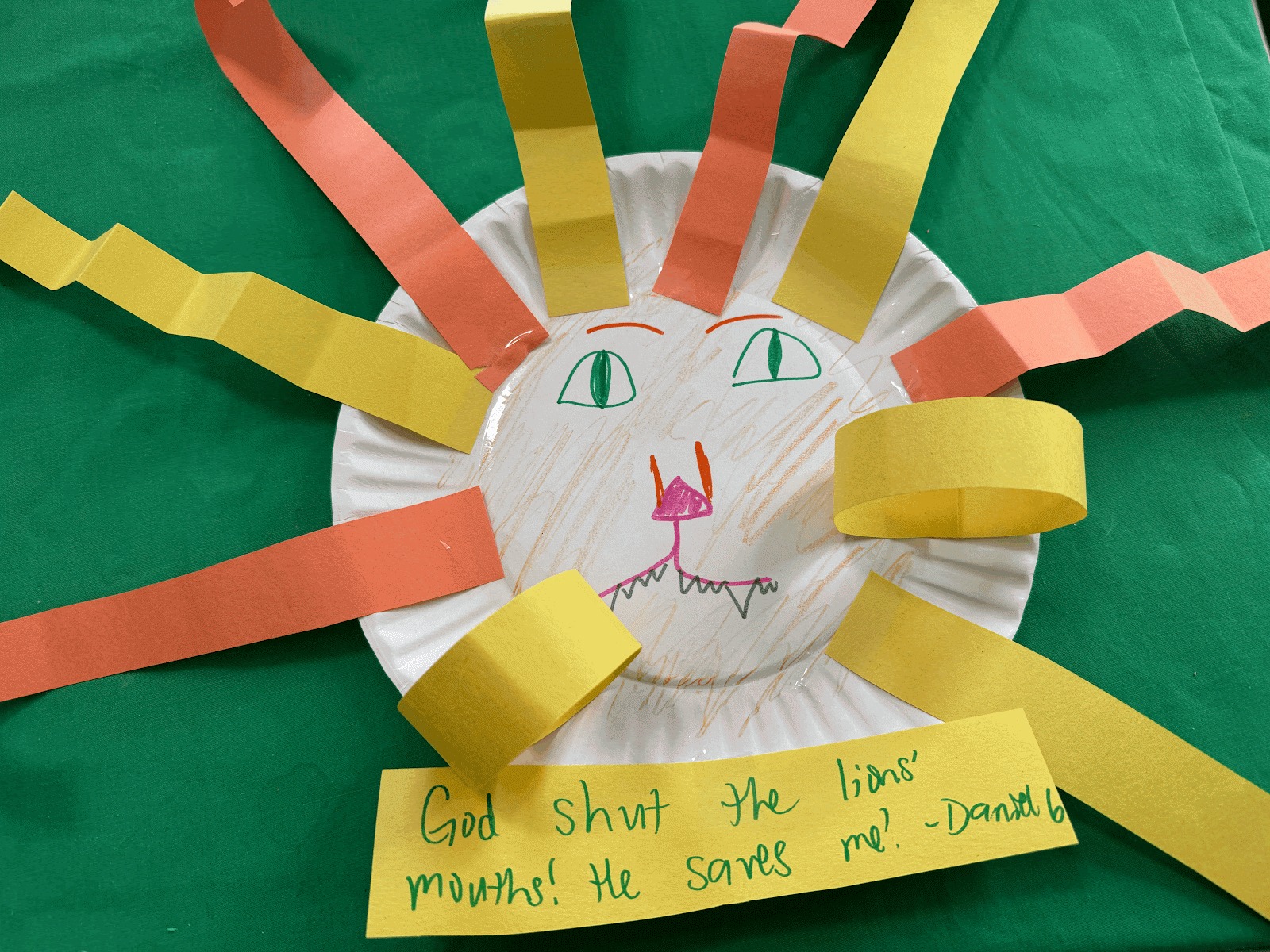 Bible Crafts - Daniel and the Lions’ Den (Daniel 6:1-28) - Ministry To ...